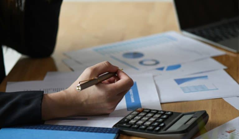Solvabiliteit Betekenis: Berekenen, Voorbeelden & Tips
